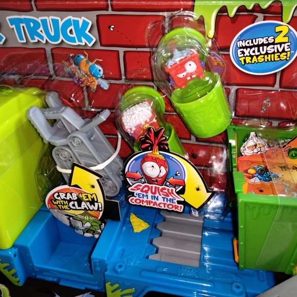 moose toys | Toys | Rare Trash Pack Junk Truck Collectible Moose Toys ...